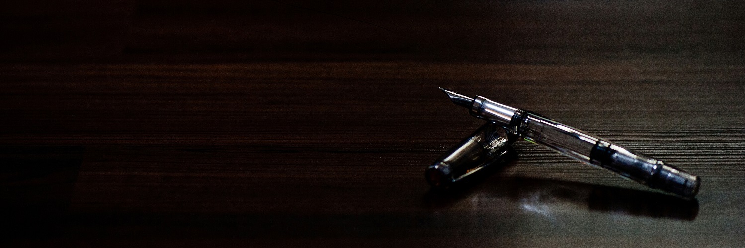 Fountain Pen On Table - KPMG Tendencias